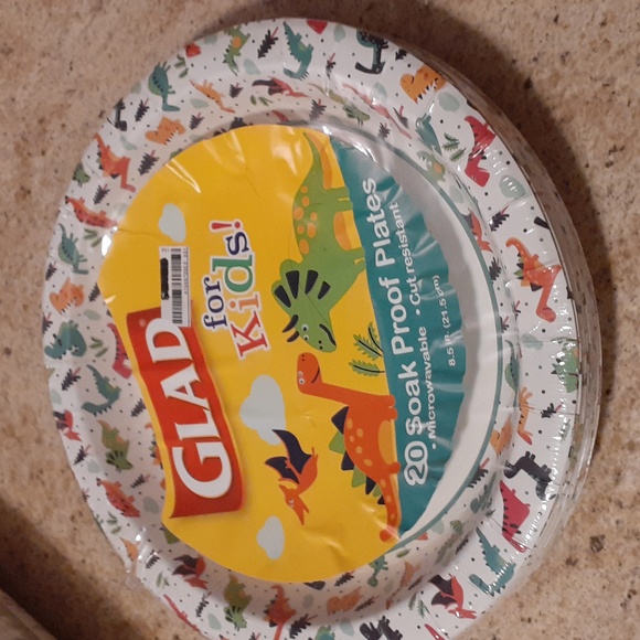glad | Dining | Glad Dinosaur Theme Paper Plates | Poshmark